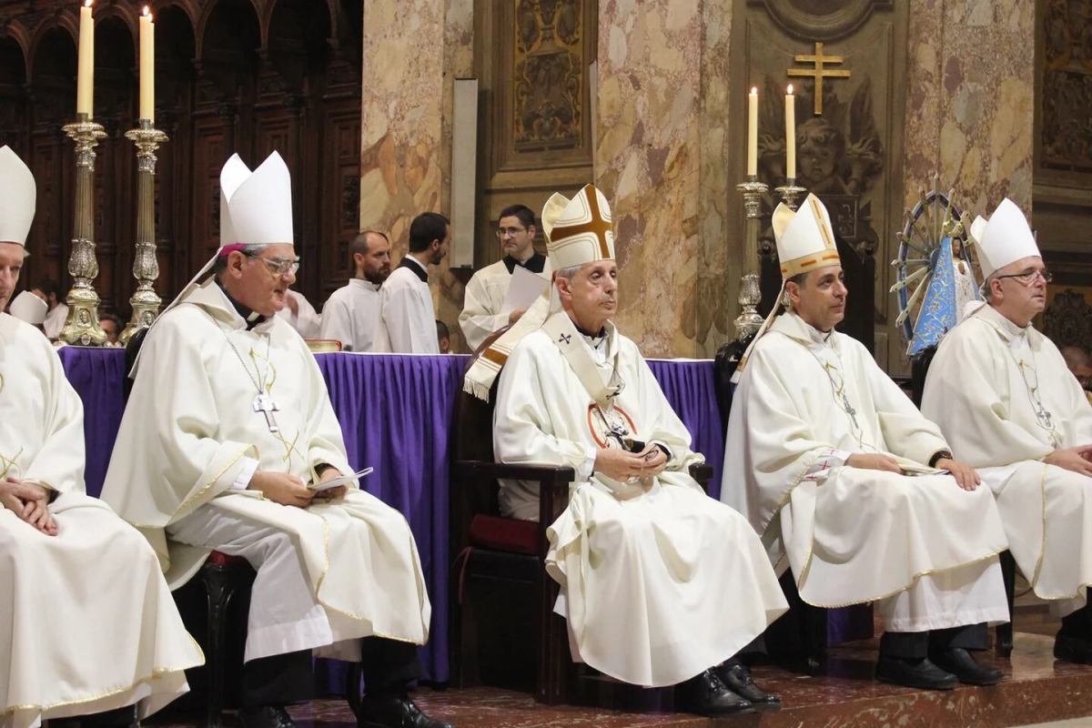 Cesaron aportes del Estado a la Iglesia Católica; se mantienen ...