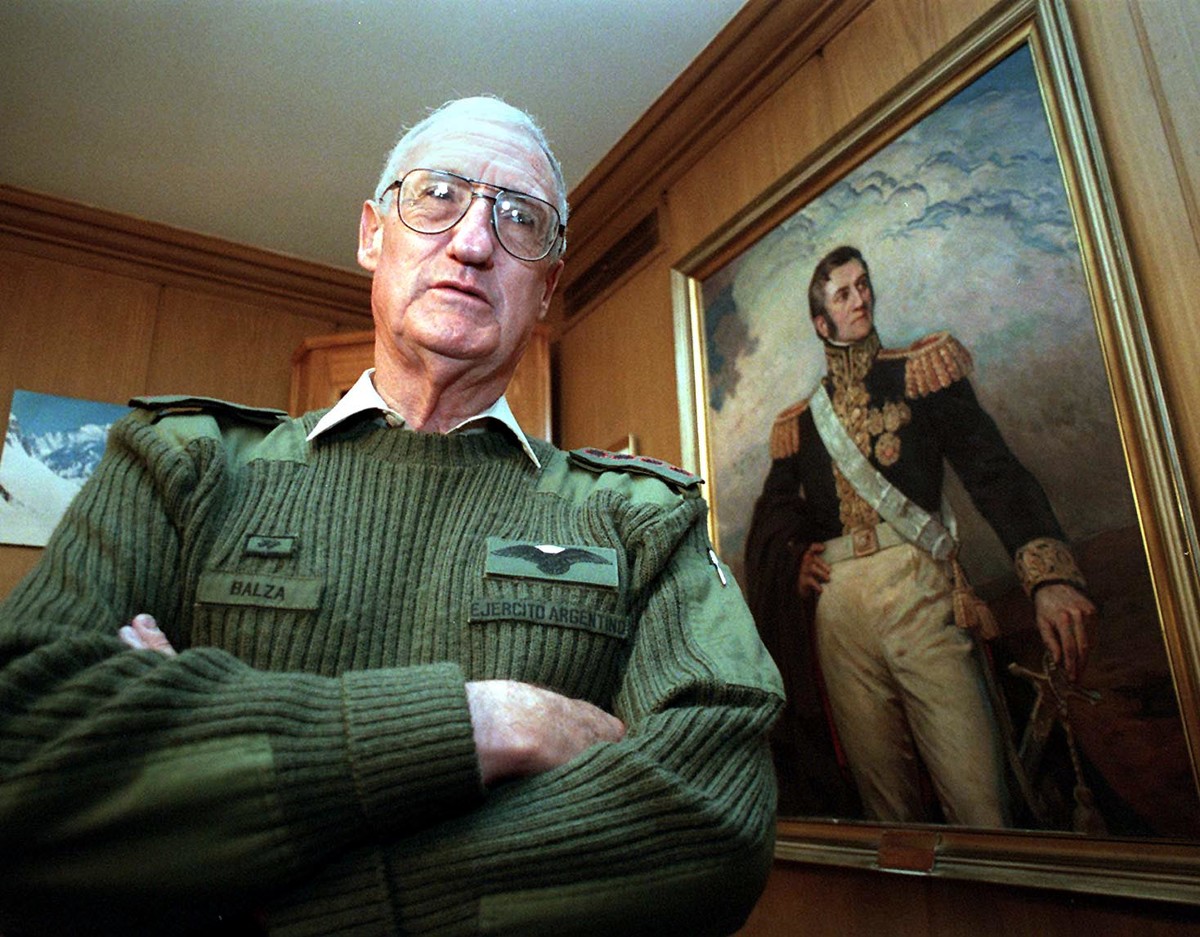 Hay que seguir «revisando» los crímenes de la dictadura, igual que hace ...